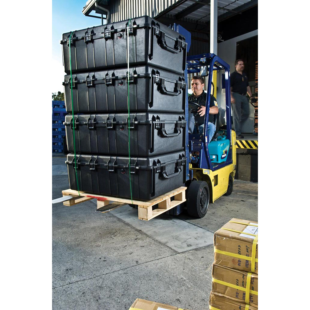 Peli 1730 Transport Case - Free UK Delivery | Peli Cases UK
